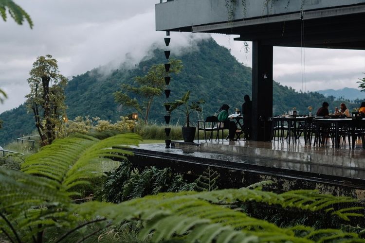 Rekomendasi Resto di Sentul yang Punya View Cantik dan Menu Enak